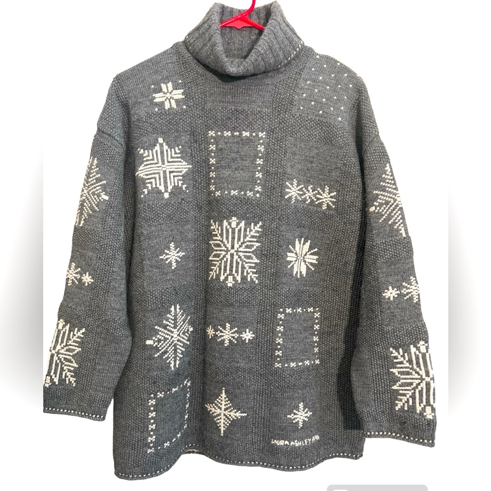 Laura Ashley Vintage 1998 Wool Snowflake Sweater Size… - Gem